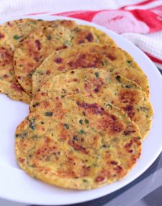 Methi Thepla Recipe, Gujarati Methi Thepla For Travel - WeRecipes